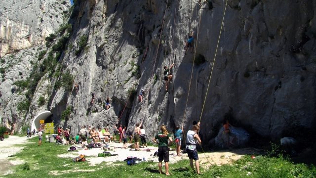 Rock climbing in Omiš / Trips and Tours / Smokvina accommodation & travel